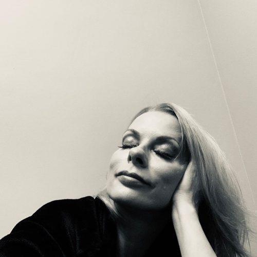 Layla from Scandal! Real life facts about Natasha Sutherland