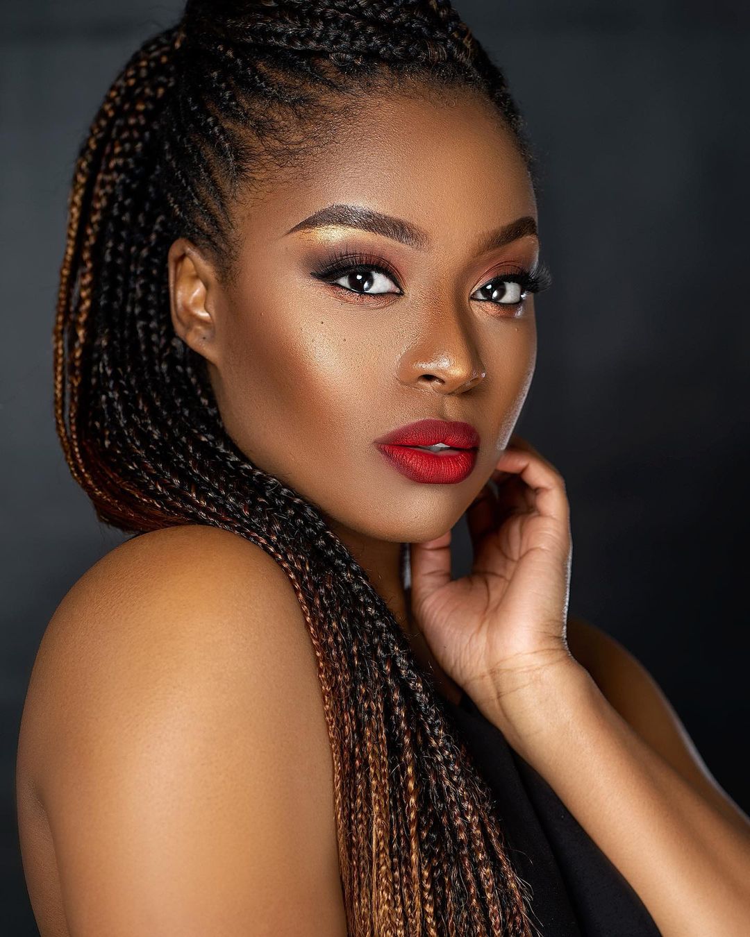 Sivenathi Mabuya, Real life facts about Xolile from Scandal!