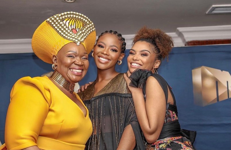 Watch: Former umkhokha actress 'Nobuntu' Kwezi Ndlovu shows off new R1 ...