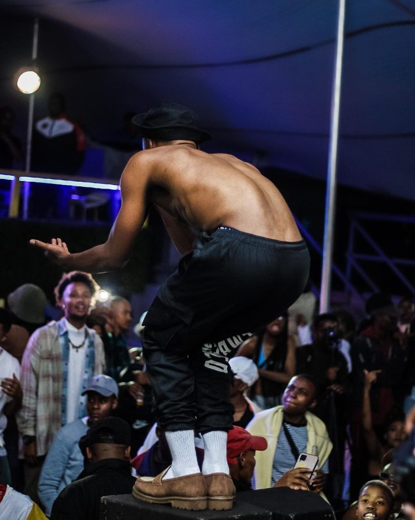 Watch: Umlando hitmaker Toss gets cosy with Moonchild Sannelly, Mzansi ...