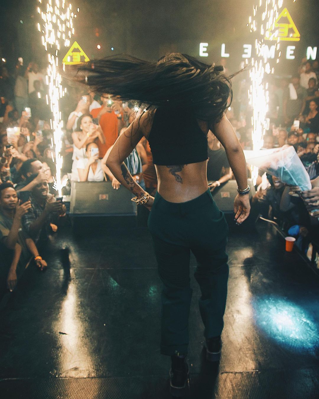 Watch: Video of fans climbing poles to watch Uncle Waffles' electric ...