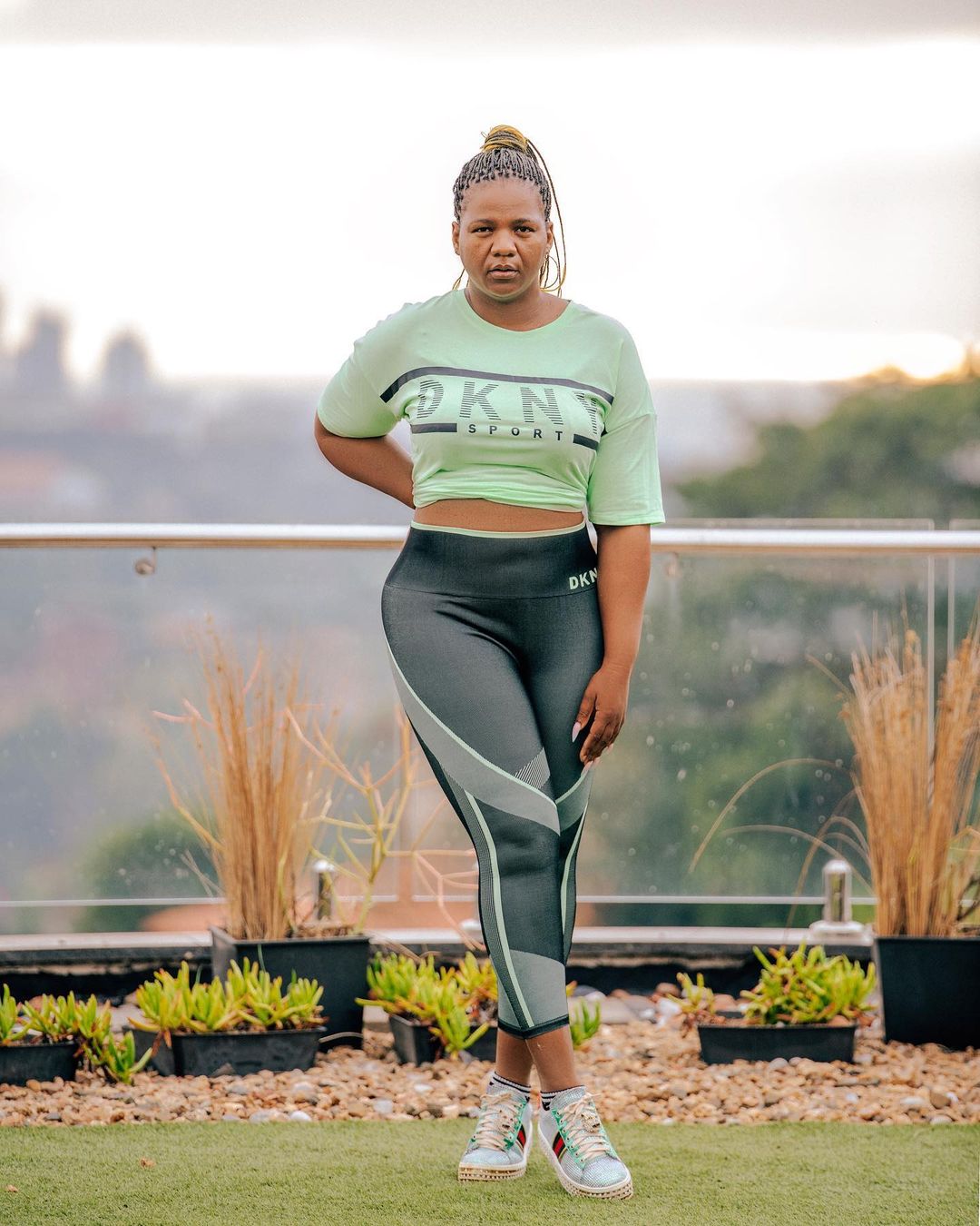 When money buys beauty: Pictures of Shauwn Mkhize without makeup left ...
