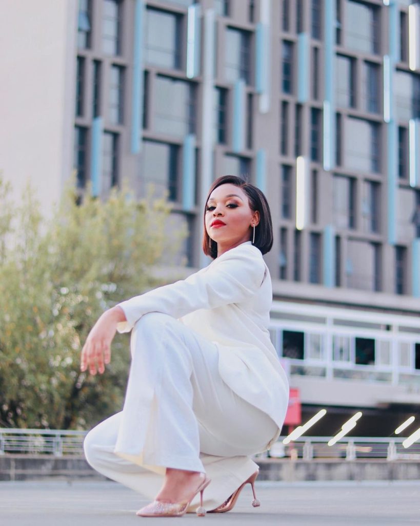 Watch: Mahlomu from The Wife "Mbalenhle Mavimbela" rocks an all white ...